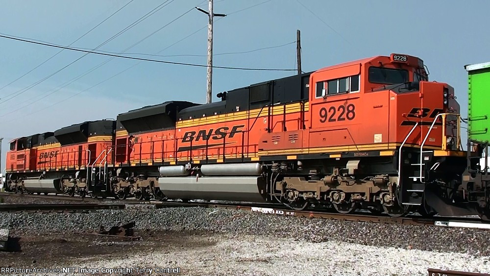 BNSF 9228